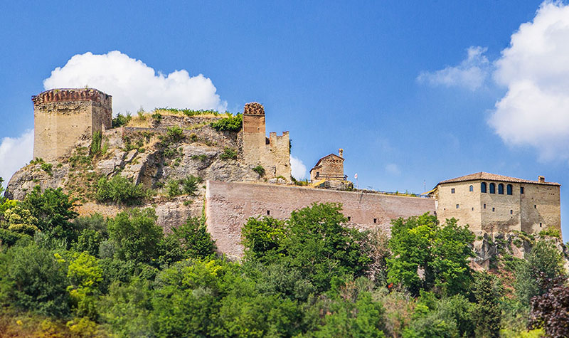 8 Castelli da non perdere nelle terre dei Guidi e dei Malatesta ...